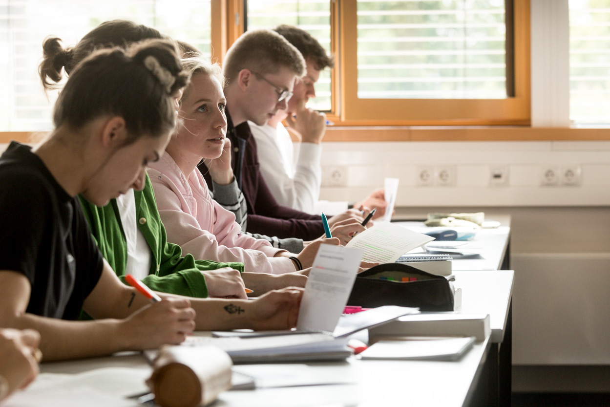 CHE-Ranking: Wirtschaftswissenschaftliche Masterstudiengänge der H-BRS ...