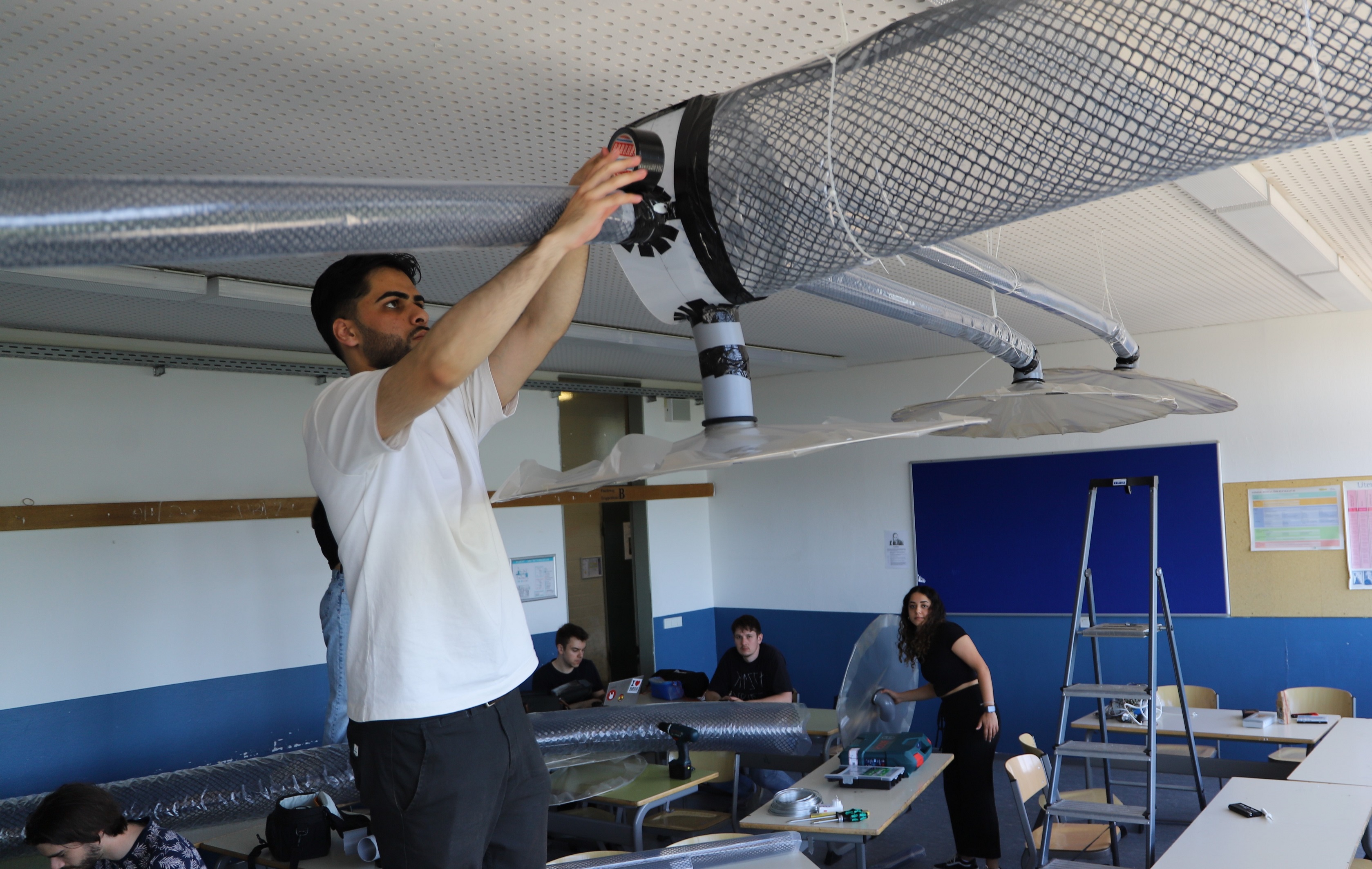 Students install ventilation systems at schools | Hochschule Bonn-Rhein ...