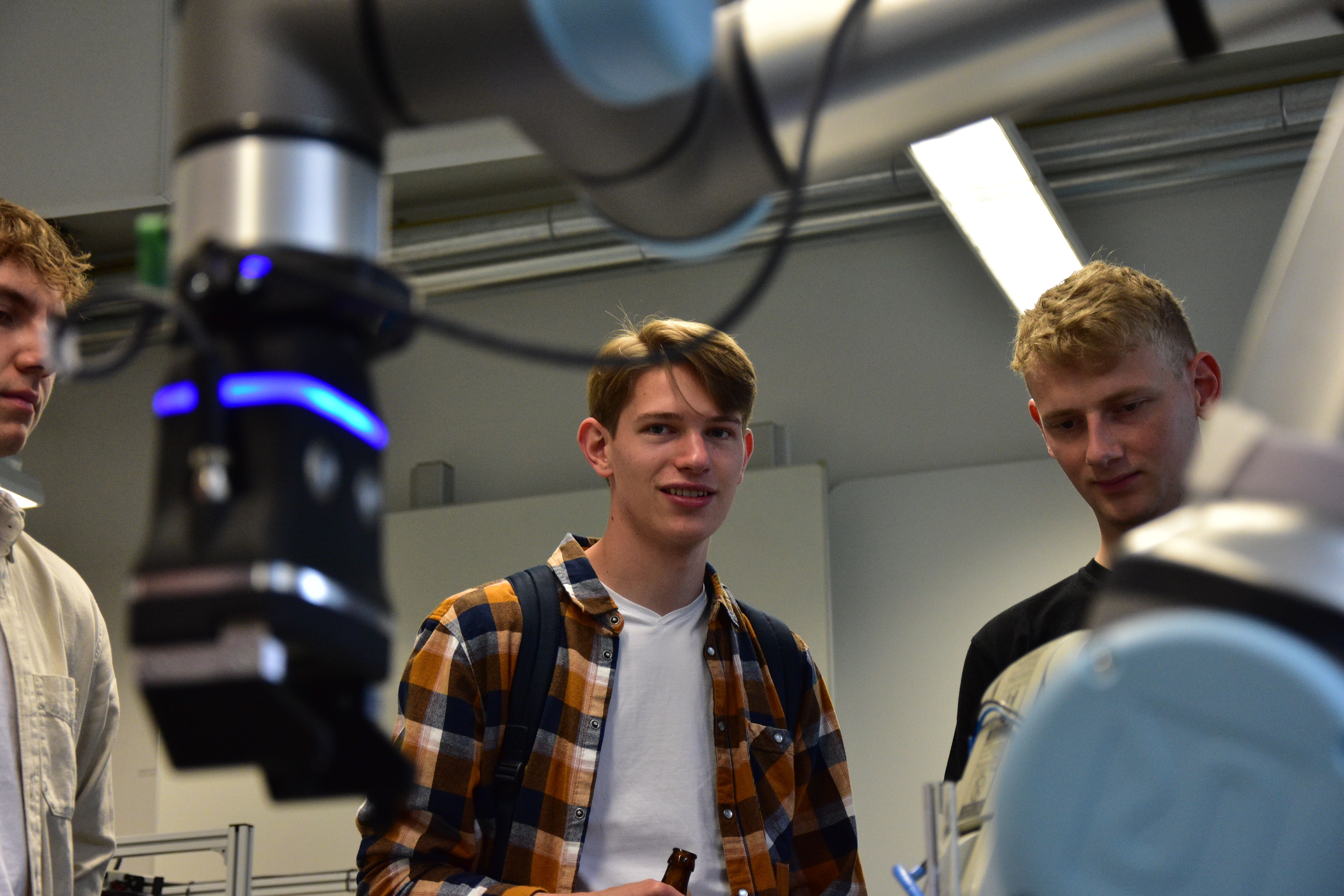 Technology and creativity at the open project day in the IWK department | Hochschule Bonn-Rhein ...