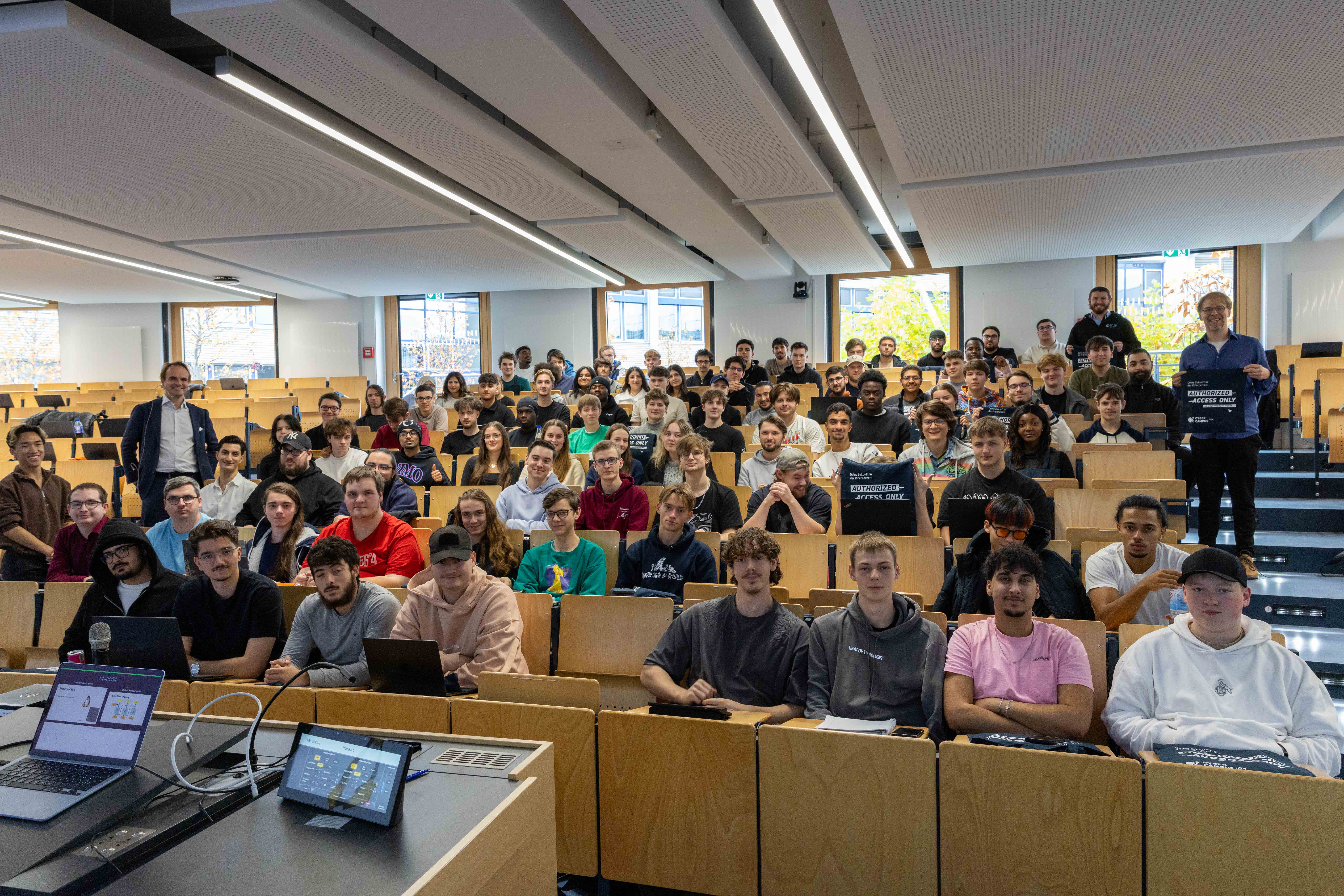 Successful start to the semester at Cybercampus NRW: record numbers in the Cyber Security ...